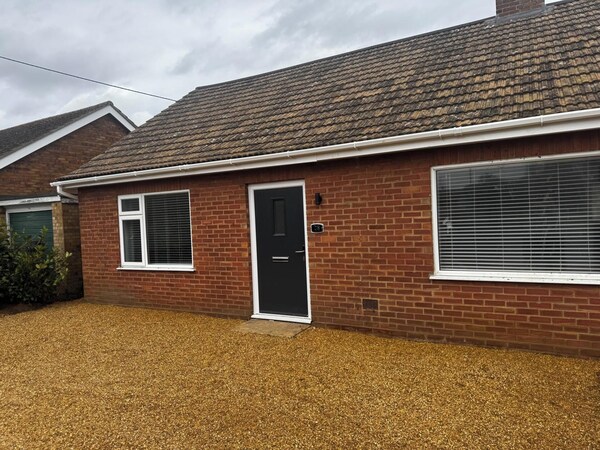 3 Bed Cottage - Sleeps 5 - Pets - Hottub - Garden - Norfolk