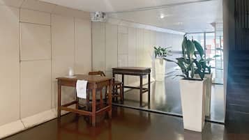 Apartamento, 1 quarto, para fumantes, vista para a cidade | Saguão