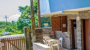 Apartamento Standard | Refeições ao ar livre
