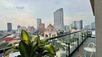 Apartamento, varanda, Vista para a cidade | Varanda