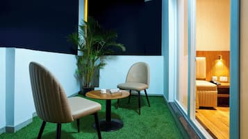 Quarto casal luxo, sacada, vista para a cidade | Spa