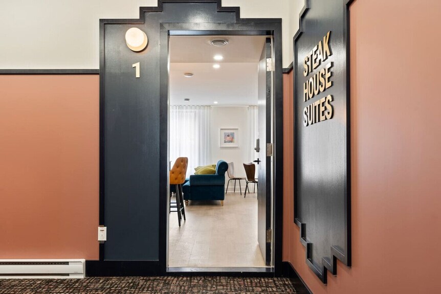 Elegant Historic Suite | Two Floors Of Luxury - LaSalle