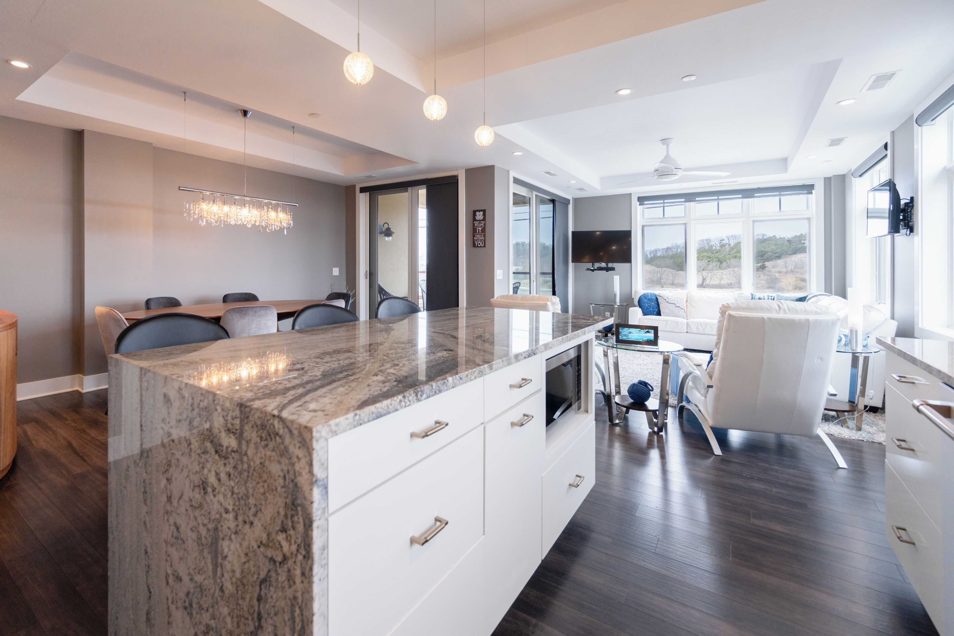 Downtown Condo | Walk To Beach + Channel Views - 格蘭德港