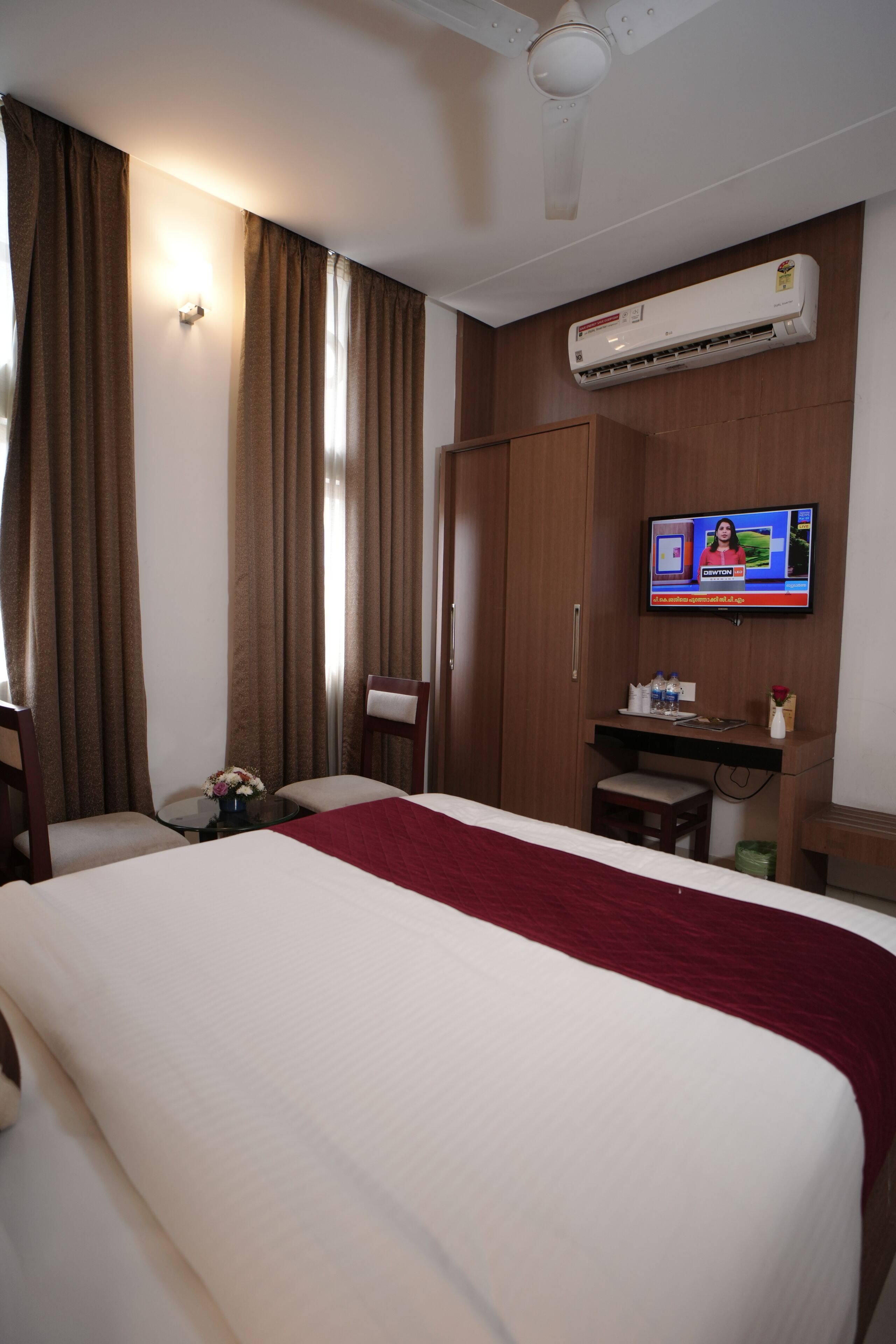 Quarto casal luxo, vista para a cidade