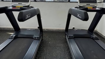 Apartamento, 2 quartos, acessível | Sala de fitness