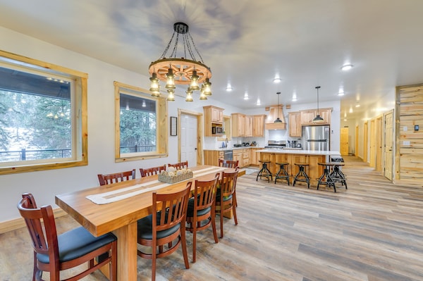 Covered Patio, Creek & Mtn Views: Afton Nature Hub - Afton, WY