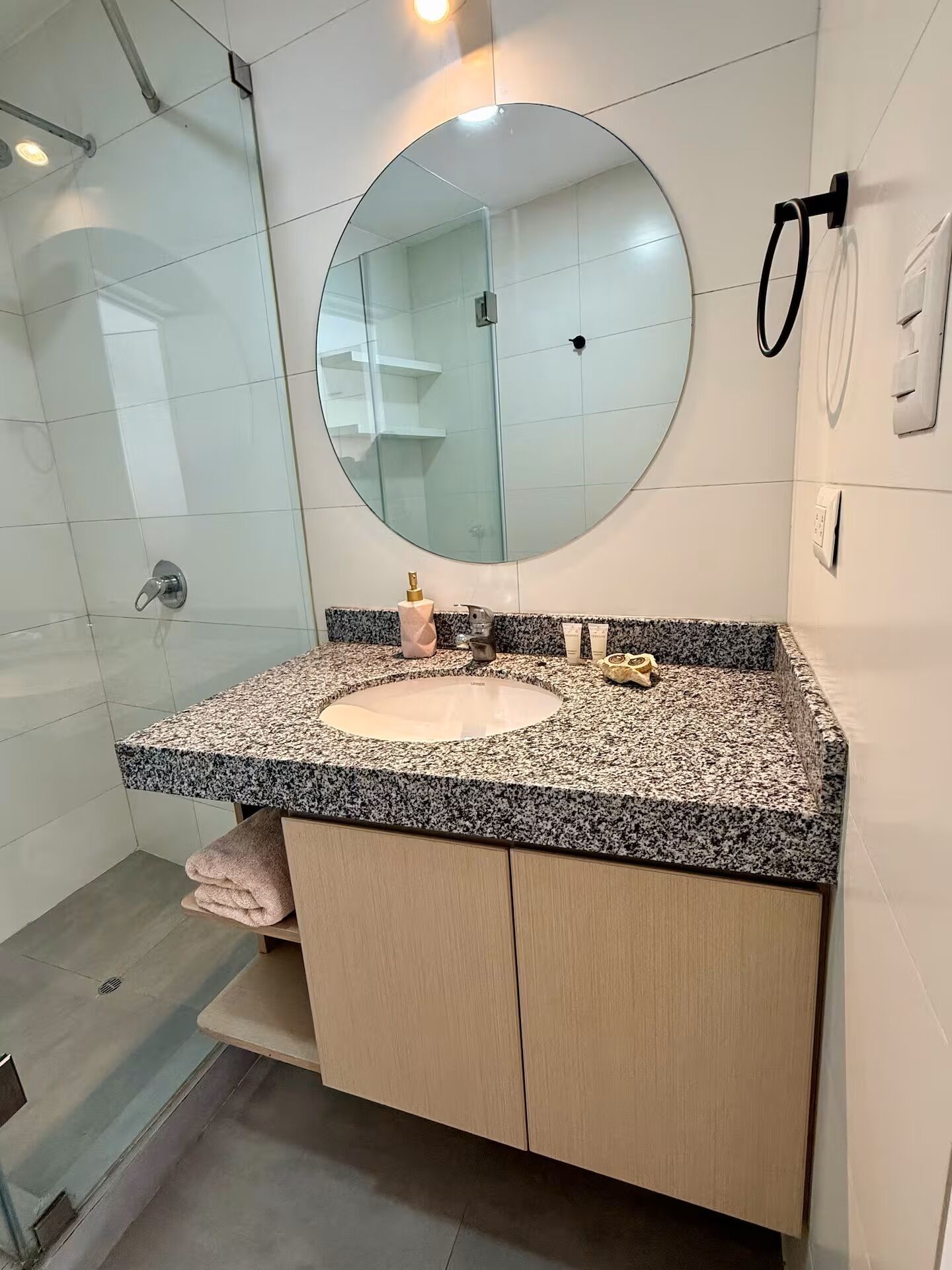 Apartamento clássico, vista para a cidade | Banheiro