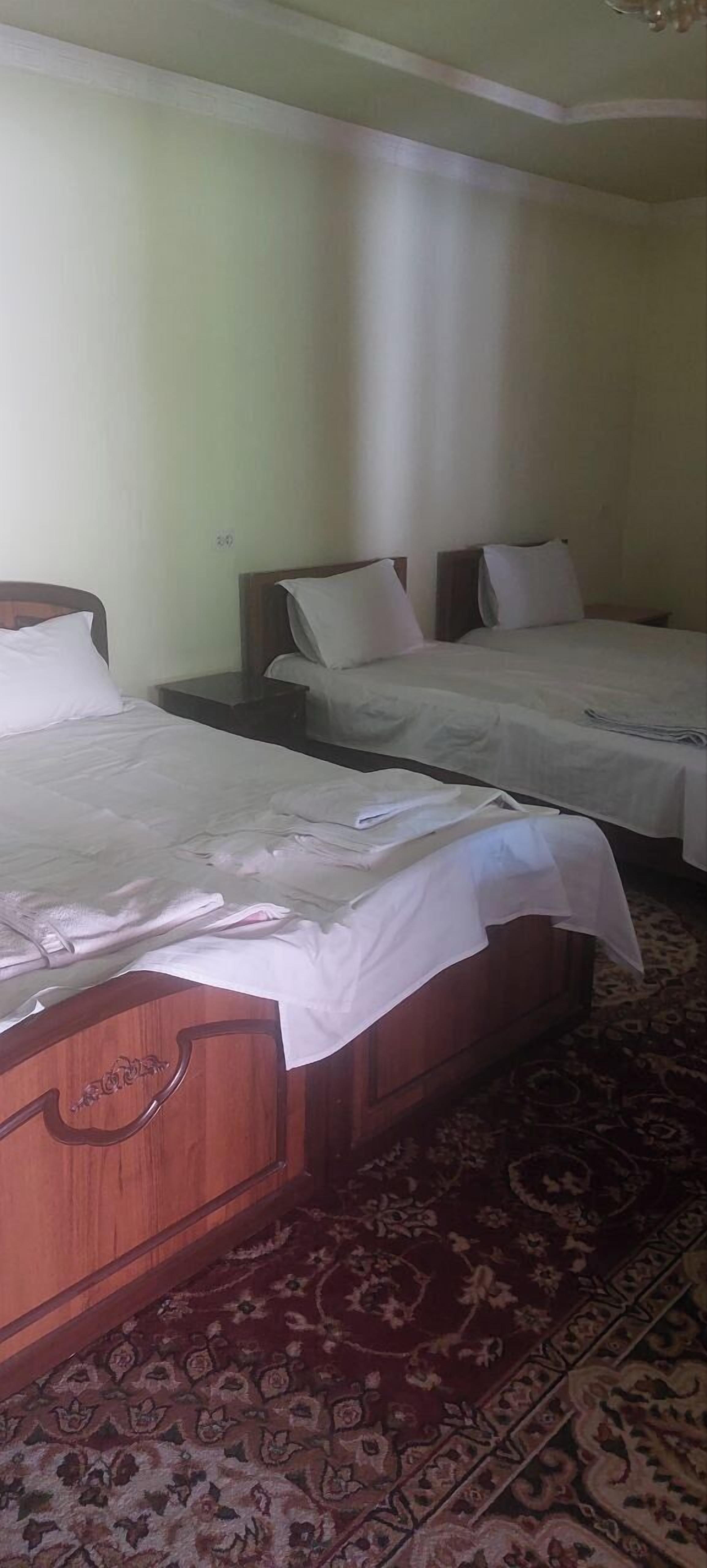 Quarto triplo clássico, varanda coberta, vista para a cidade