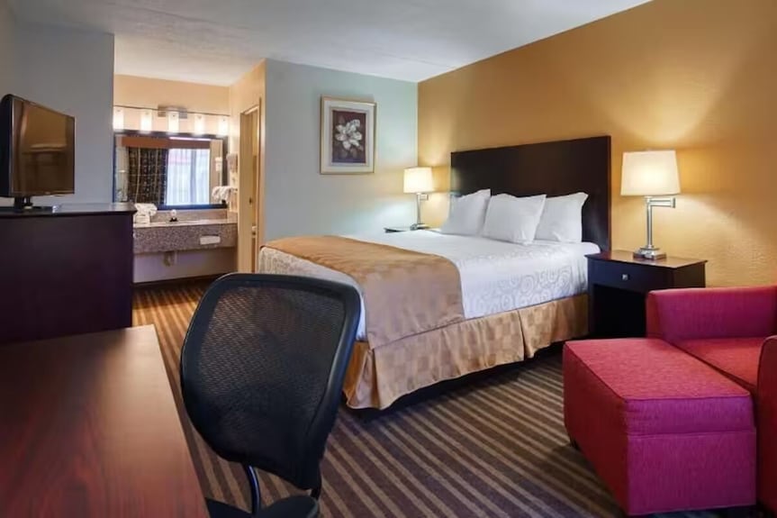 Charming Chattanooga Room Minutes From Tennessee Aquarium & Lookout Mountain - Chattanooga, TN