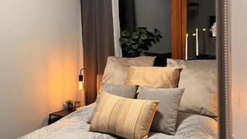 Quarto casal | Cortinas blackout, Wi-Fi de cortesia