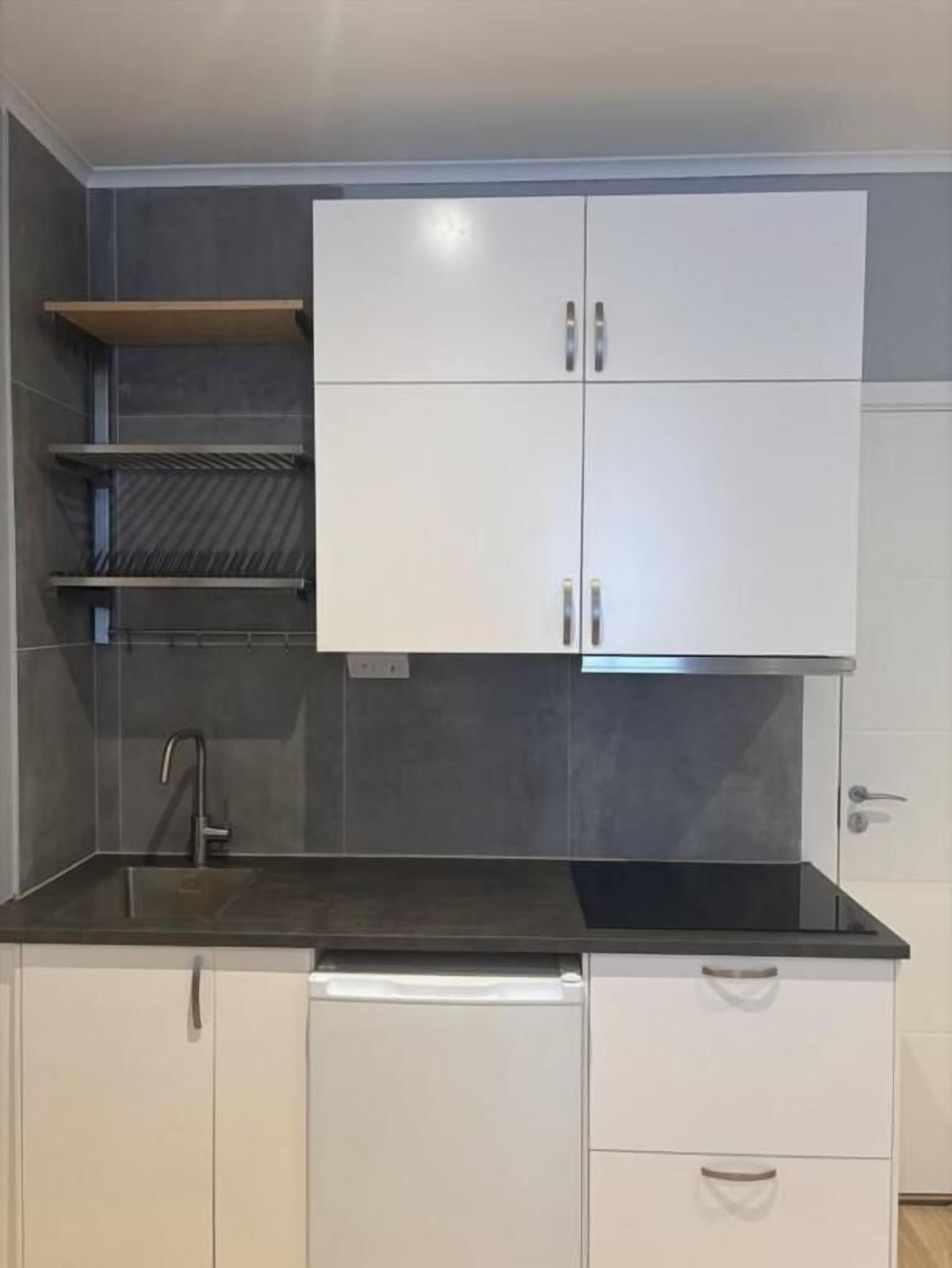 Apartamento | Cozinha privada | Refrigerador em uma área comum, micro-ondas em uma área comum