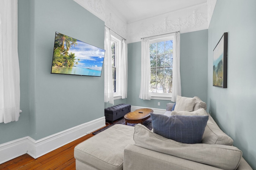 Wayne Mansion Estate - 1871 Mansion + Garden Apartment & 2 Carriage Houses 1 Block From Forsyth Park - Savannah, GA