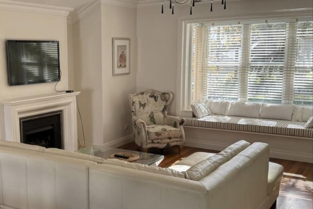 Luxury Oceanside Boutique Retreat - Kingsley