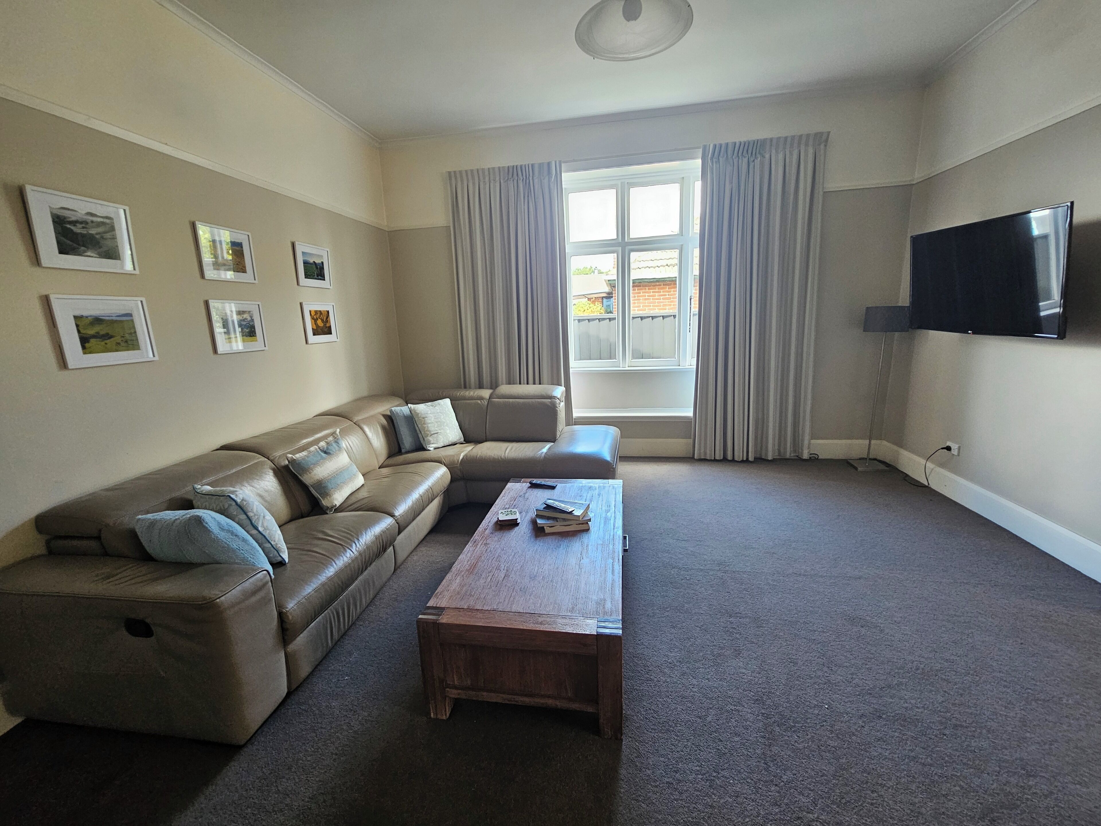 Spacious 3 Bedroom Period Home. 2 Living Rooms.\nwalking Distance To Town. - Methven