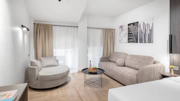 Junior Suite with semi city view