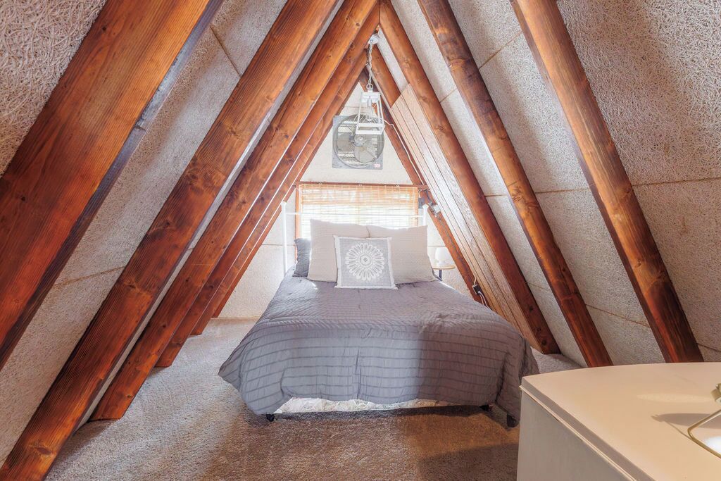 White Oak Hollow - Newly Updated - Missouri