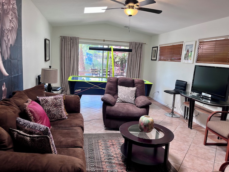 Charming Villa House 3-bedroom With Pool & Jacuzzi, Ac In Beautiful San Marcos - Escondido, CA