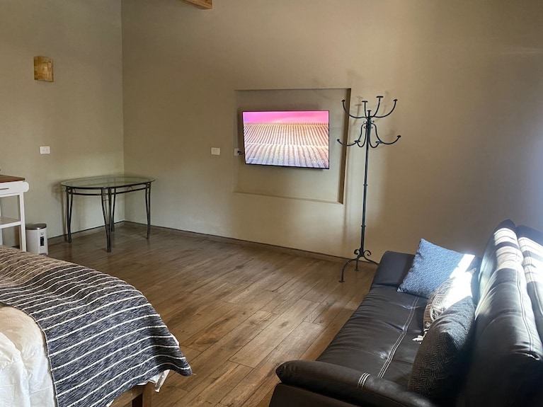 New Private Suite With Garage And Own Main Entrance. - Pátzcuaro