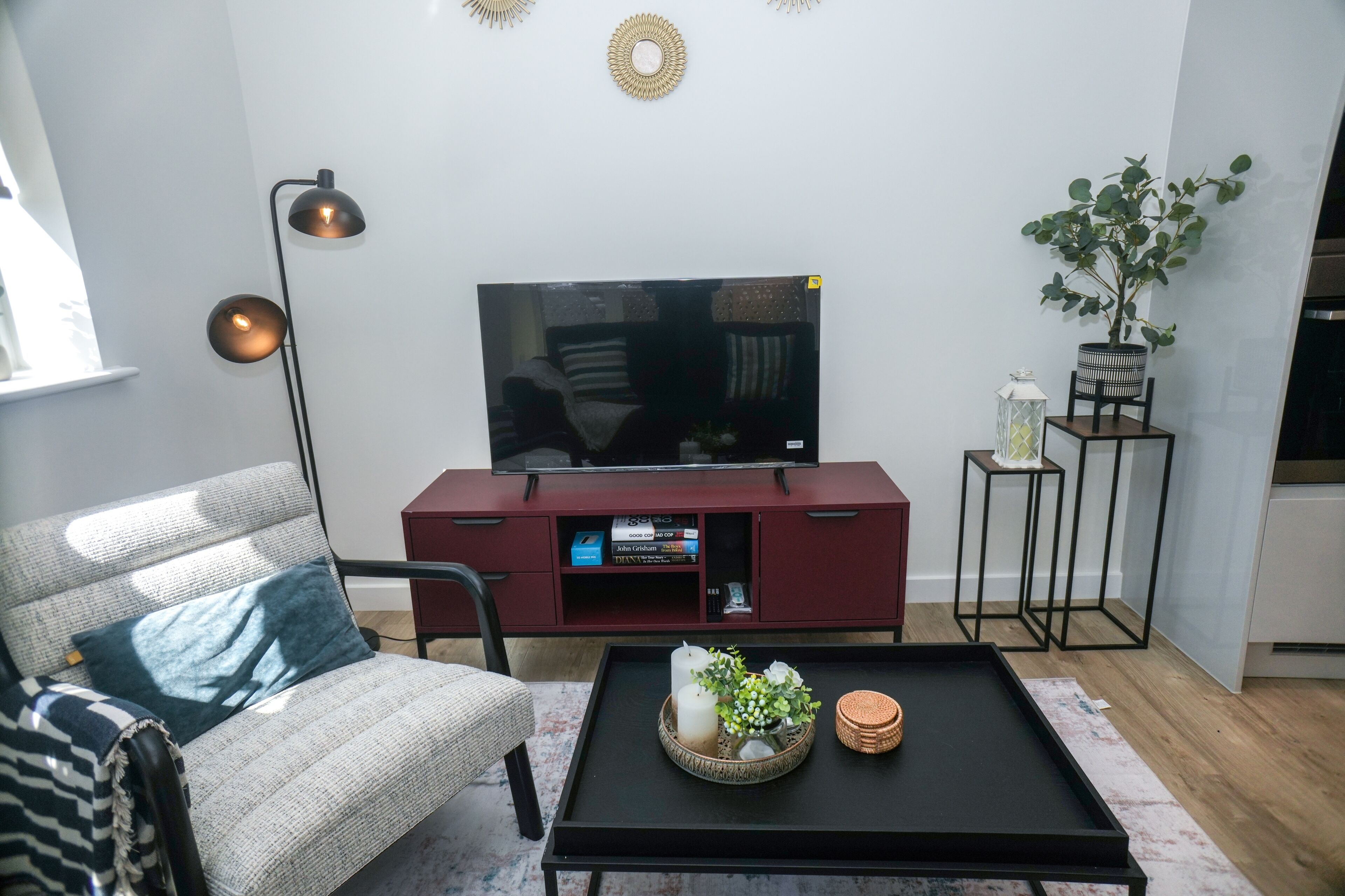 Little Haven Thames View | Parking | Heathrow - Staines-upon-Thames