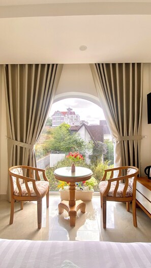 Villa, vista para a colina