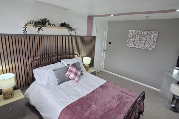 Contractor Stays / Hoole /Private Hottub - Chester