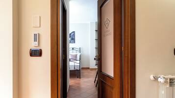 Quarto casal conforto de uso individual, vista para o pátio | Parte interna