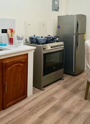 Apartamento Comfort, 2 quartos, ar condicionado, junto à praia | Cozinha privada