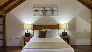 Quarto casal luxo, vista para o rio | Wi-Fi de cortesia, roupa de cama