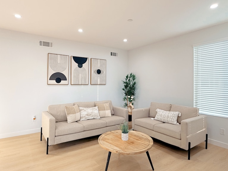 Brand New 3br Home Fast Wifi Parking Near Pasadena - Pasadena, CA