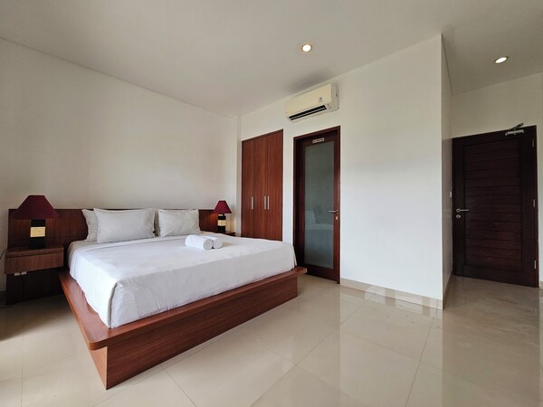 Cove Riendu Guesthouse - Canggu