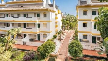 Apartamento Familiar, vários quartos, 2 casas de banho, junto à montanha (Calanova Grand Golf) | Exterior