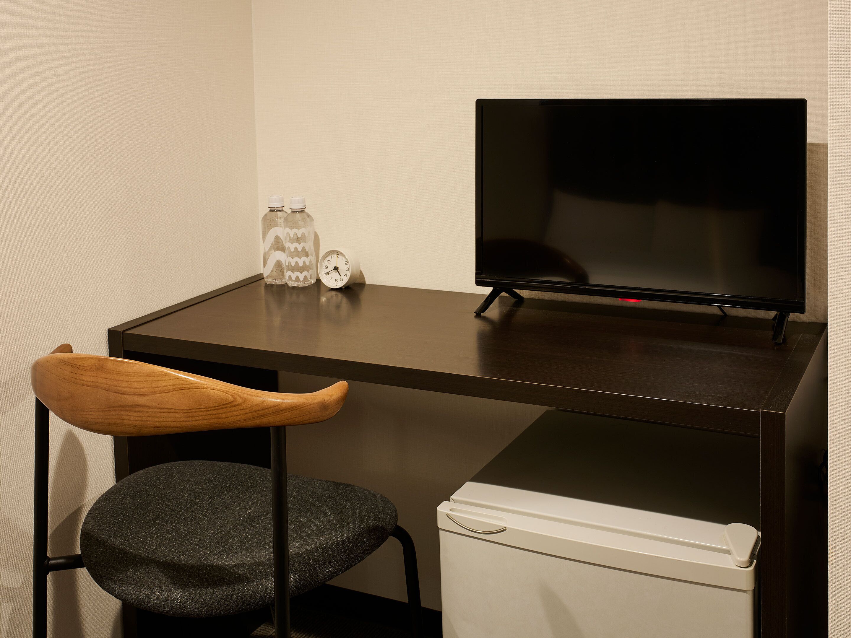 Quarto Duplo, não fumadores | Secretária, Wi-fi grátis, roupa de cama fornecida 