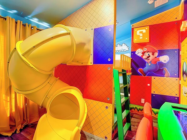 EPIC Mario slide, Mins to Disney, Pool, Waterpark Reviews, Deals ...