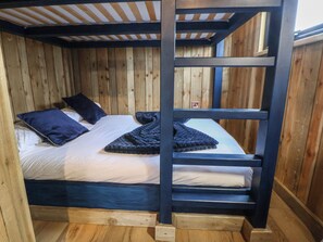 1 quarto, individualmente decorados, individualmente mobiliados