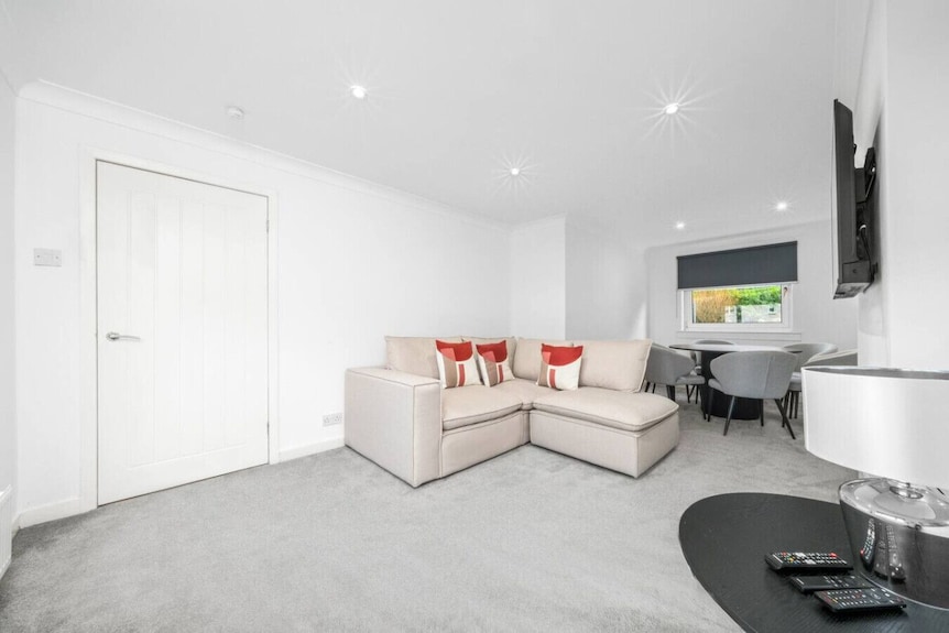 The Elphin Escape - 3 Bedroom House - East Kilbride
