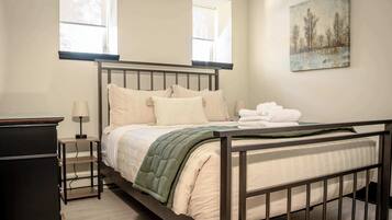 Condo, 1 cama Queen e sofá-cama, lareira (Poolside at Hayloft)