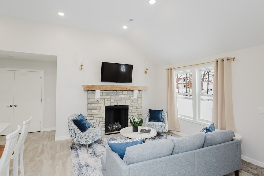 Canal Access Sleeps 7 Fire Pit Sand Point - Caseville, MI