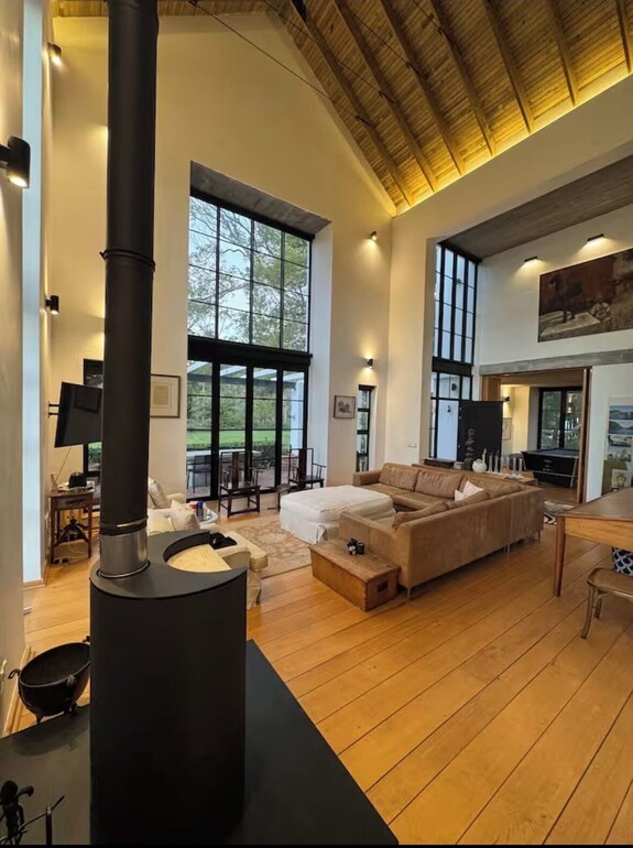 Hathersage Homestead Private Farmhouse, River, Pool & Cape Dutch Charm - 開普敦