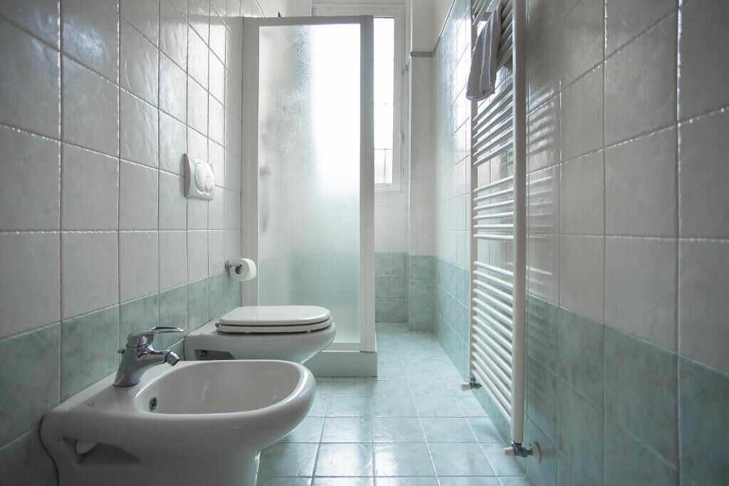 Quarto Triplo Clássico, Vista para a cidade | Casa de banho