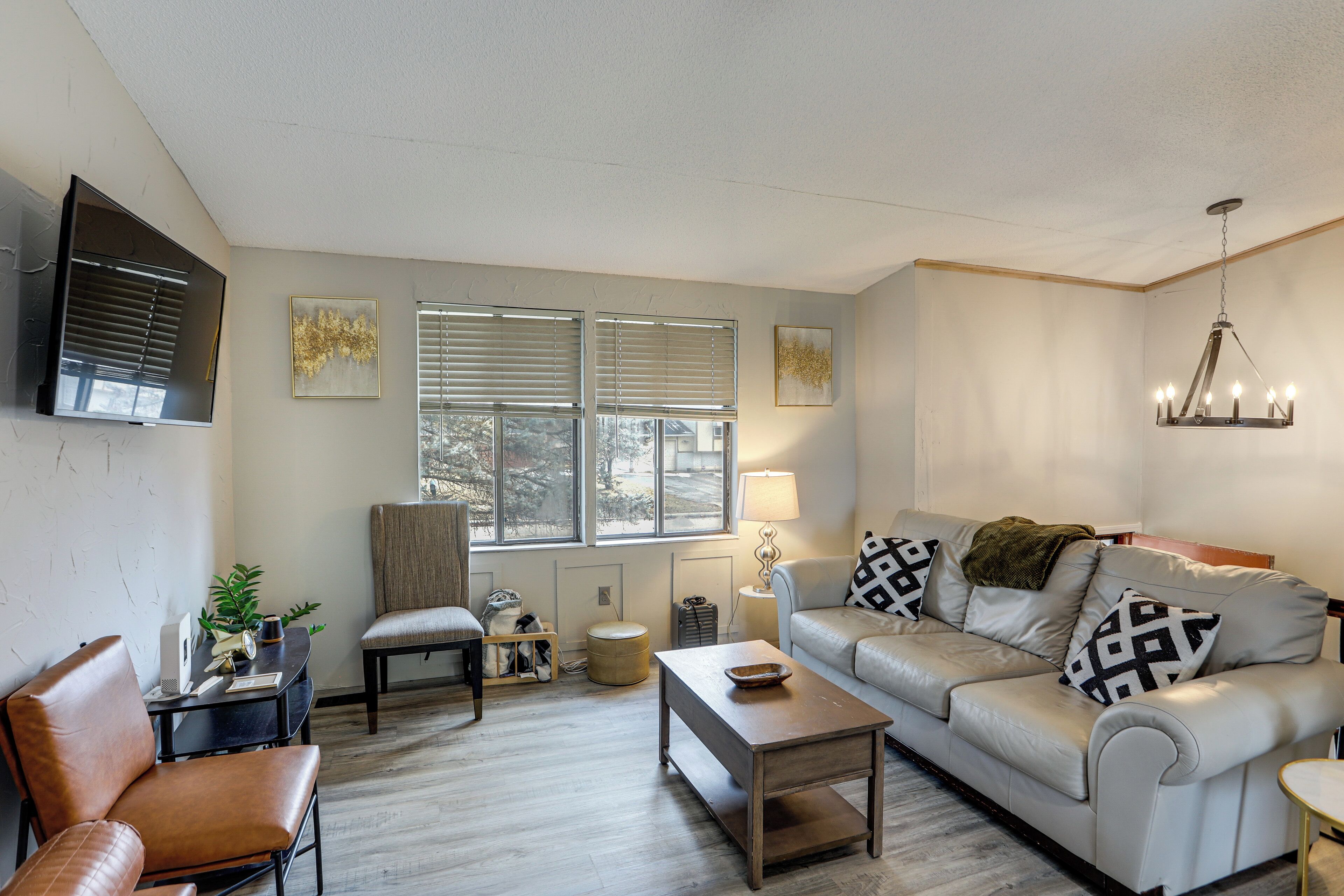 6 Mi To Dtwn Toledo! Family-friendly Haven W/ Deck - Toledo, OH