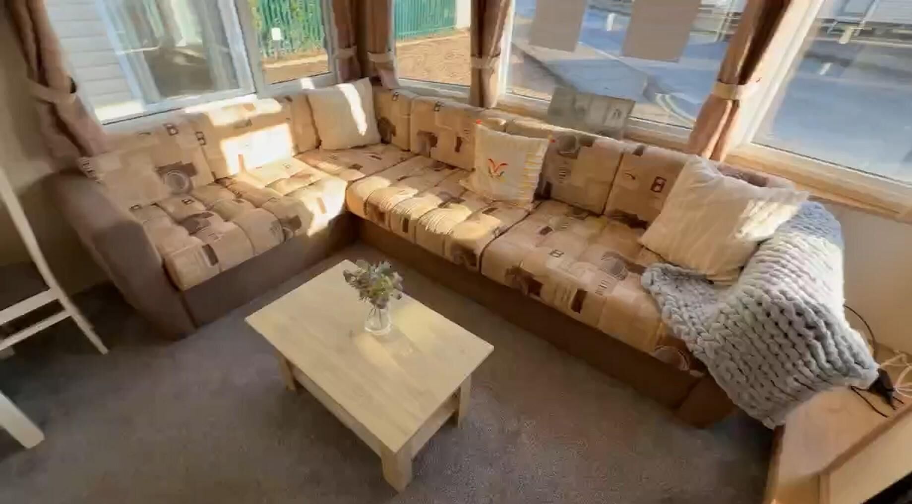 Great 8 Berth Caravan At Seawick Holiday Park, Ref 27006sw - Brightlingsea