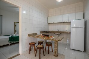 Duplex família, vista para o jardim | Cozinha privada
