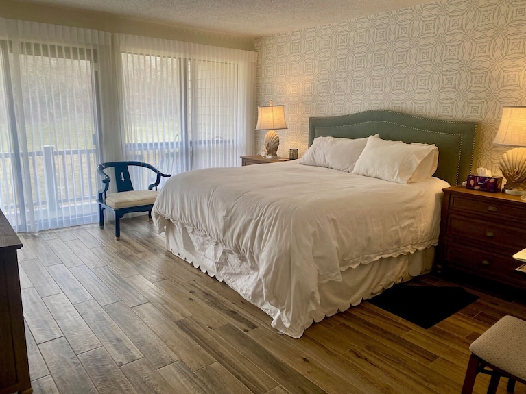 2-bedroom Condo In Charming Montauk. 10 Minutes To The Beach By Bike! - Montauk, NY