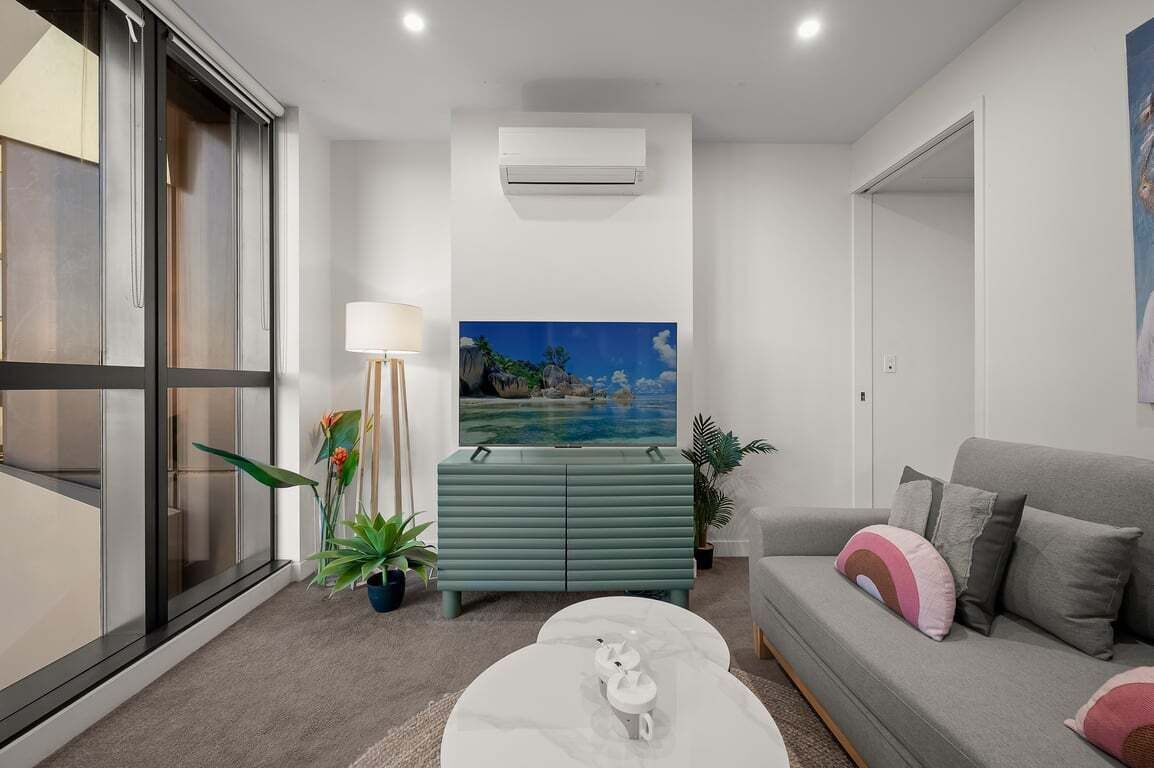 Cosy Cbd Park Views Retreat! 1 Bedroom | 1 Bathroom | Free Parking - Melbourne