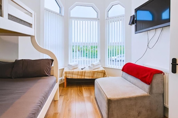 Quarto luxo, banheiro privativo, vista para o jardim