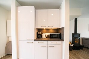 Casa clássico, 6 quartos | Cozinha privada | Geladeira, micro-ondas, fogão, lava-louças