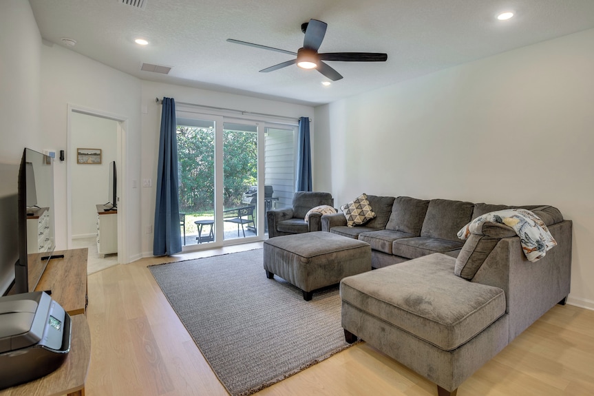 Beach, Eats, Shops! Sunny Stay By European Village - Flagler Beach, FL