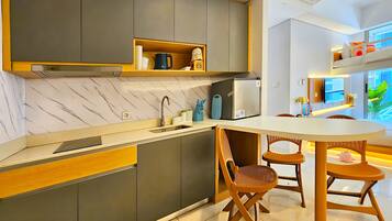 Apartamento, 3 quartos, vista para a cidade | Cozinha privada