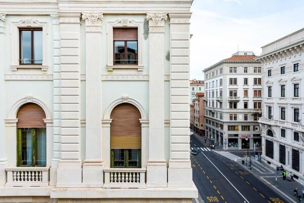 Hotiday Trieste Teatro - Trieste