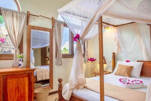 Quarto Duplo Deluxe, 1 cama king-size, vista para a piscina